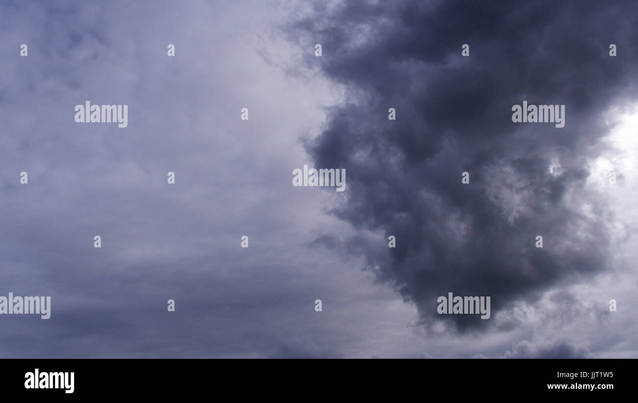 Rain cloud overhead hi-res stock photography and images - Alamy