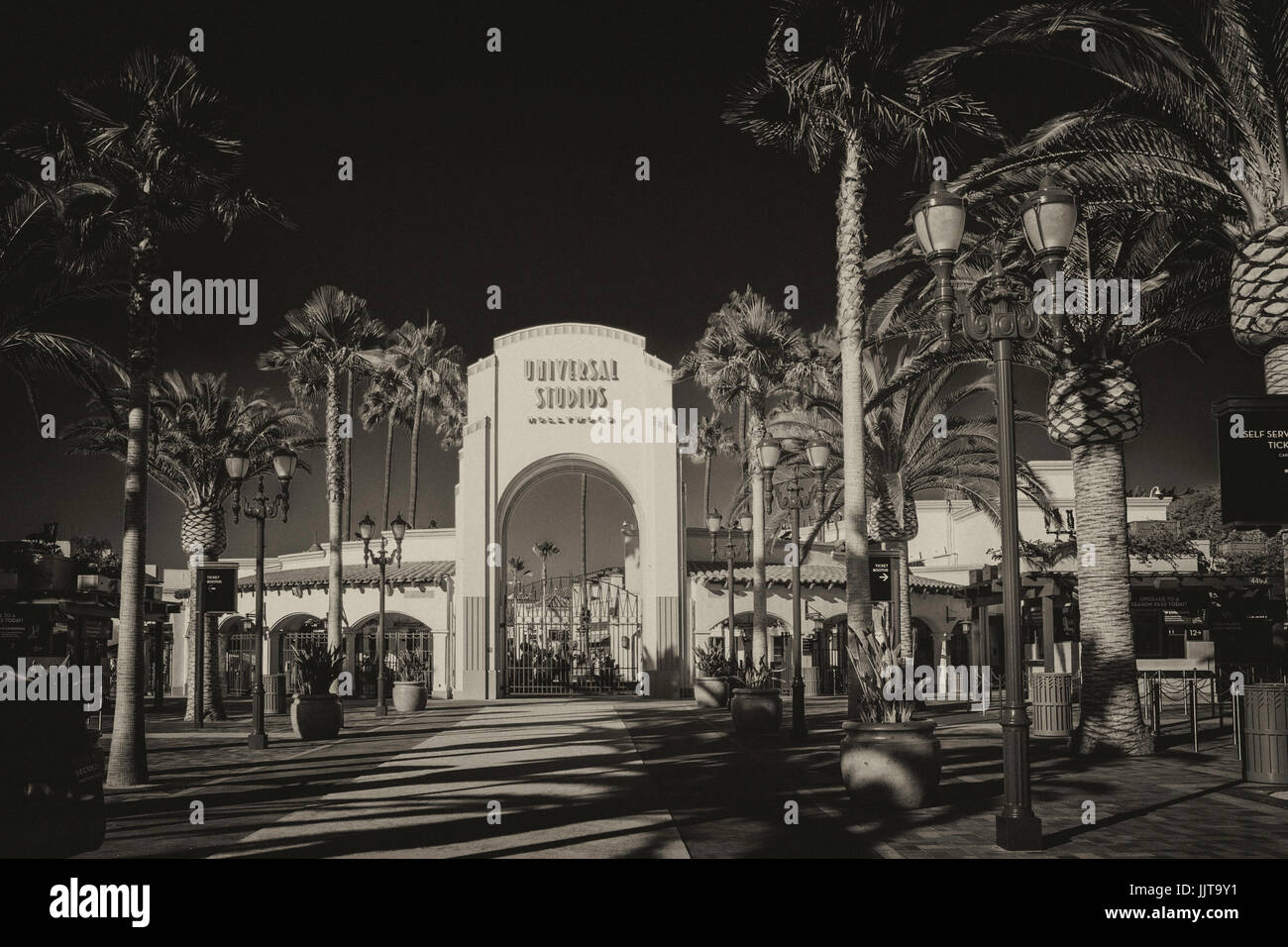 Universal studios hollywood theme park hi-res stock photography and ...