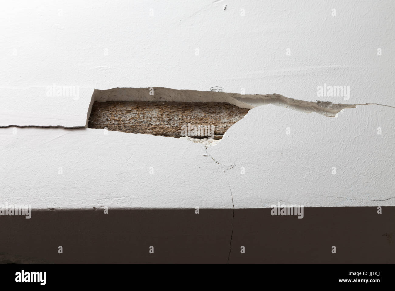 Crack beam of a door way. Close-up Stock Photo - Alamy