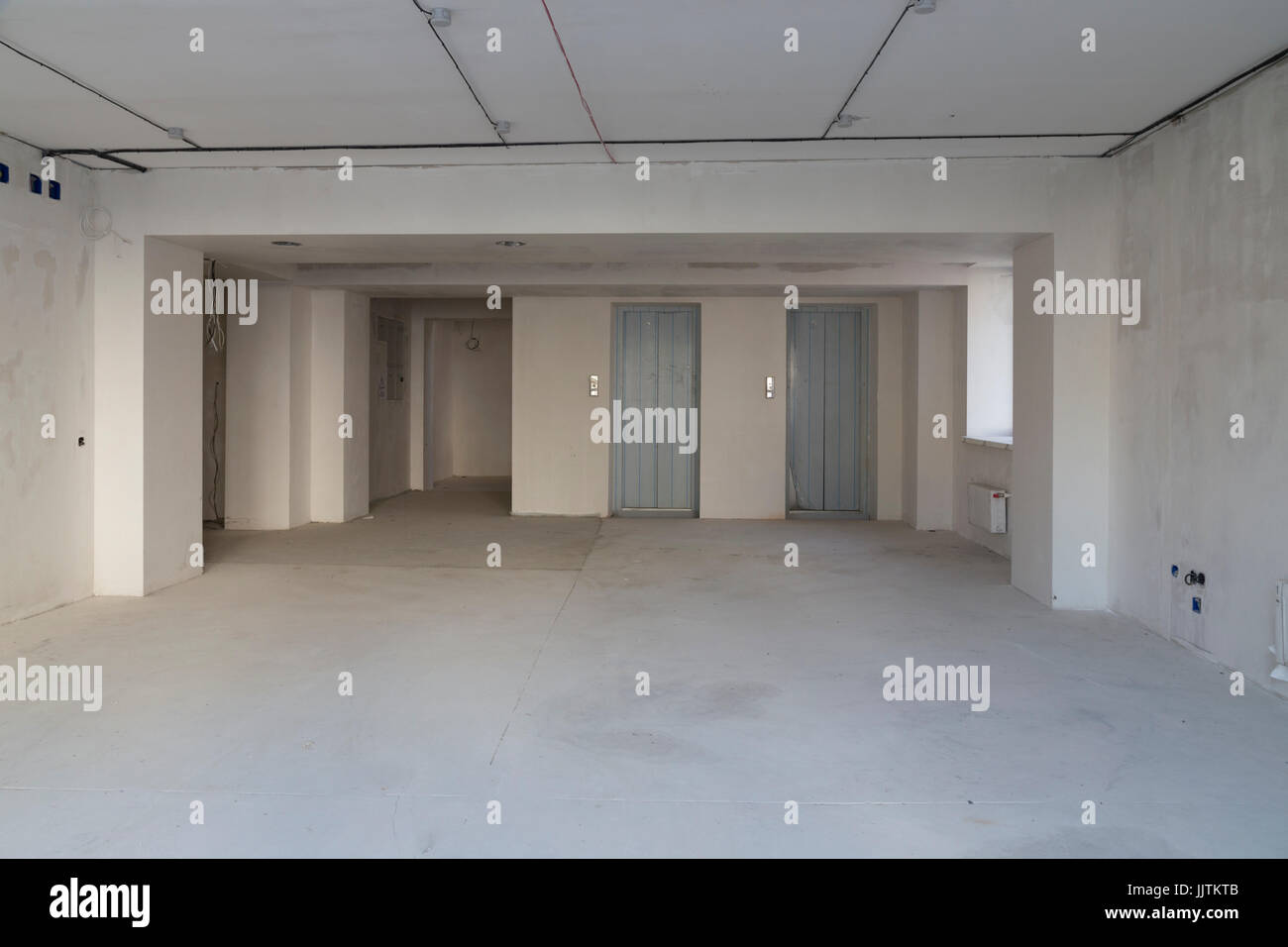 Renovation of office facilities. Empty interior space Stock Photo - Alamy