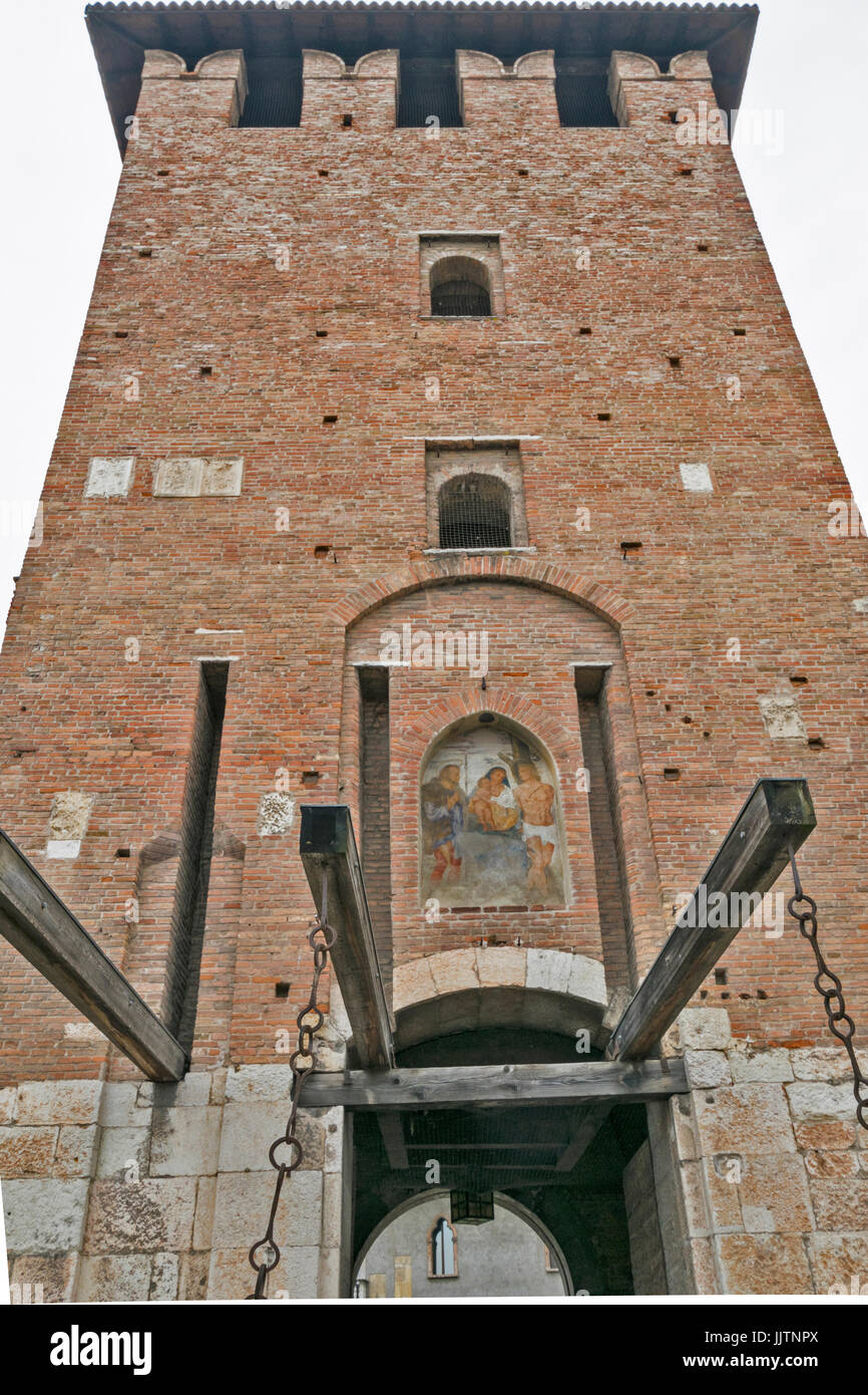 Verona italy castelvecchio castle hi-res stock photography and images ...