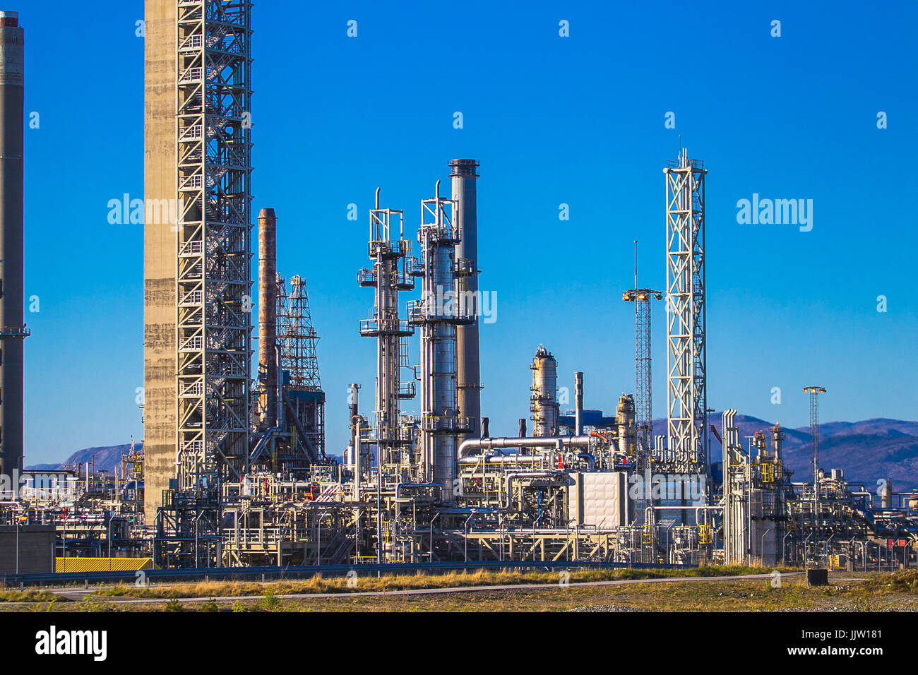 Construction of the oil refinery at mongstad construction machine hi ...