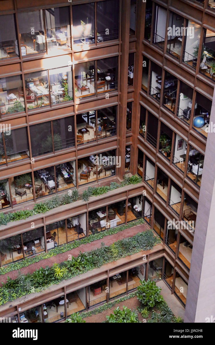 Kevin roche the ford foundation hi-res stock photography and images - Alamy