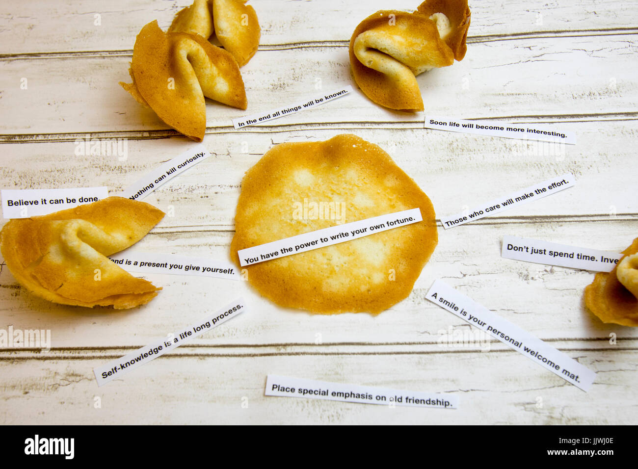 Chinese fortune cookies hi-res stock photography and images - Alamy