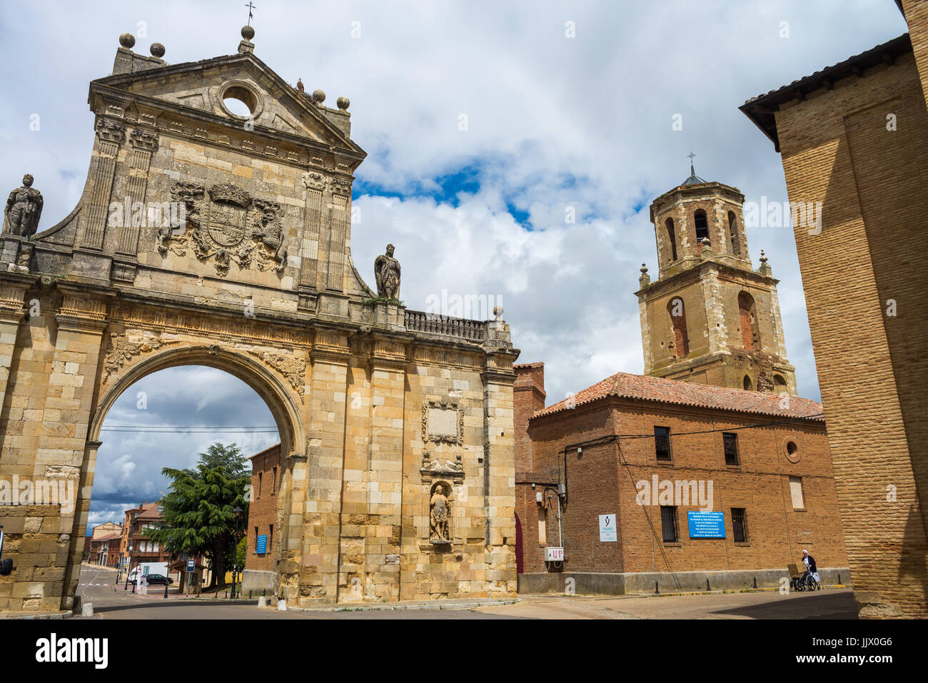 Arch of san benito sahagun leon spain hi-res stock photography and ...
