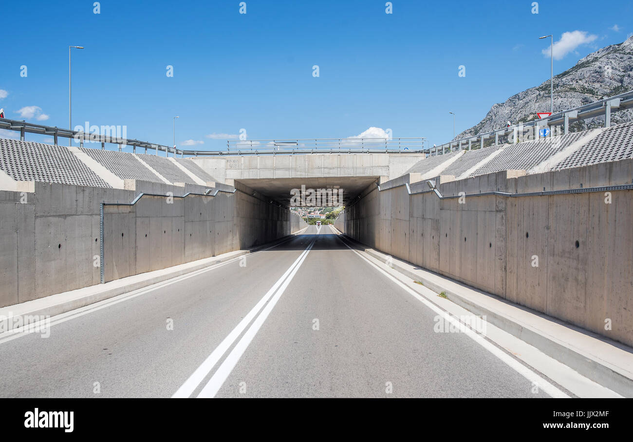 Industrial highway motorway building hi-res stock photography and ...