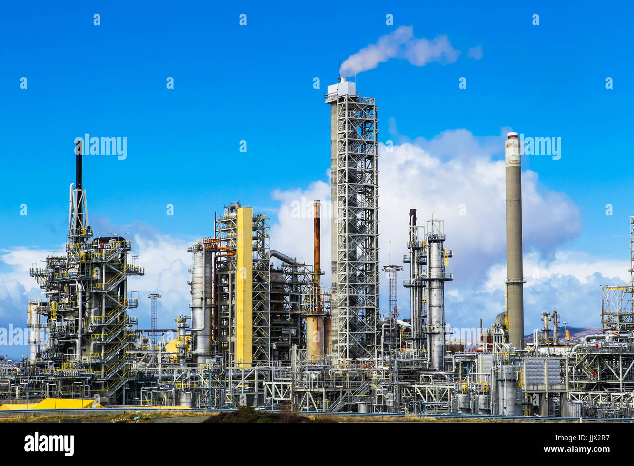 Oil refinery mongstad norway hi-res stock photography and images - Alamy