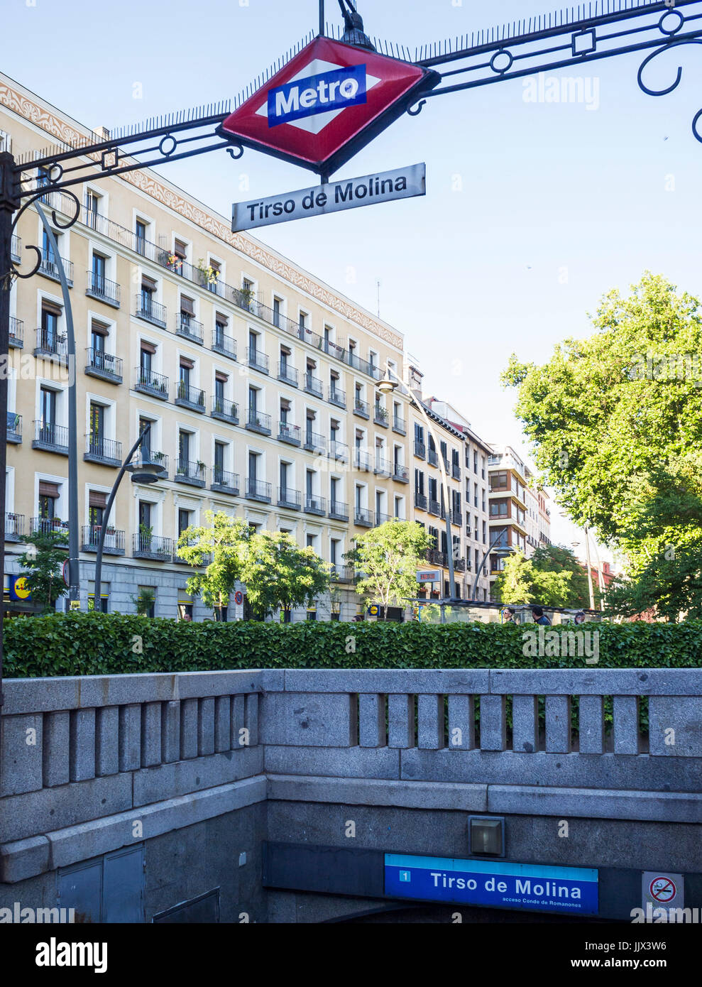 Plaza de Tirso de Molina. Madrid. España Stock Photo - Alamy