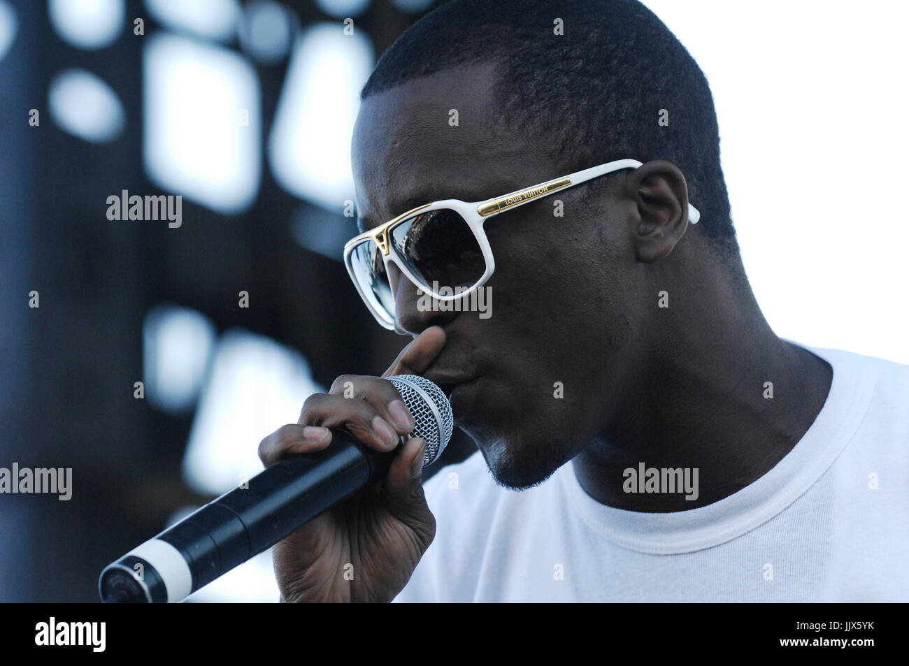 Iyaz performs Bamboozle Festival - Day 2 Angel Stadium March 28,2010 ...