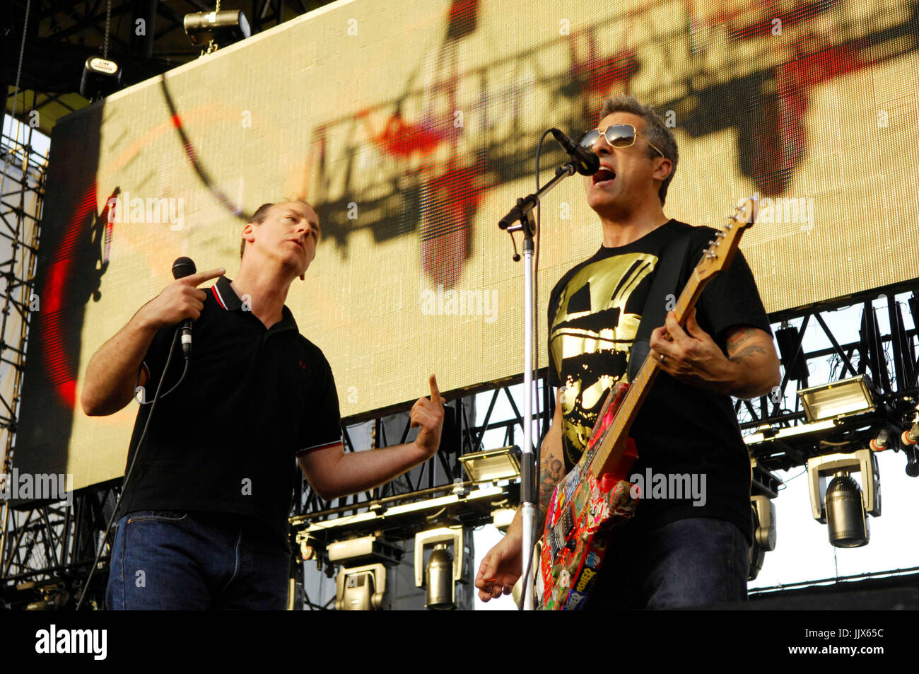 Brett gurewitz of bad religion hi-res stock photography and images - Alamy