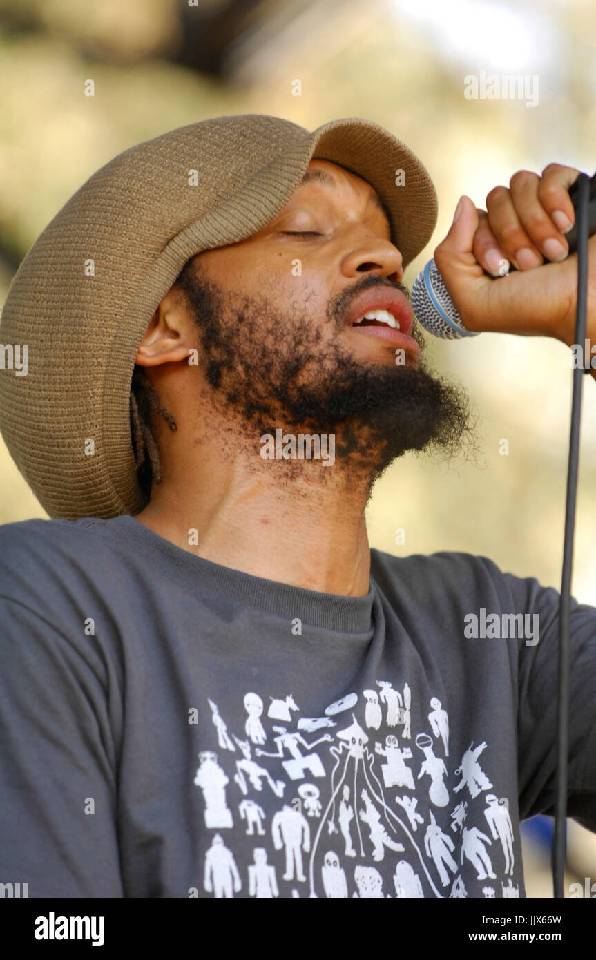 Brer Rabbit Flobots performing 2008 KROQ Weenie Roast Y Fiesta Verizon ...