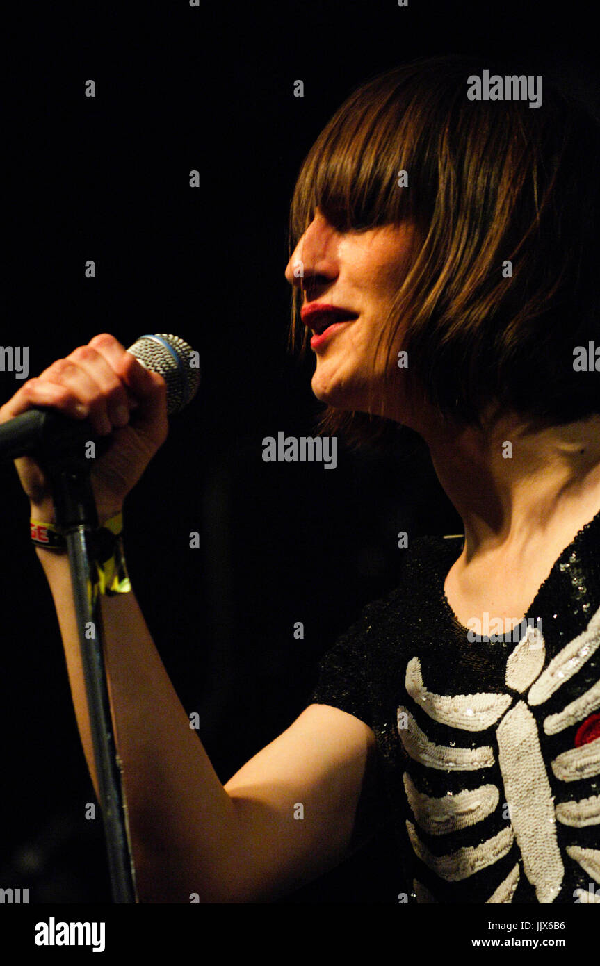 Yelle hi-res stock photography and images - Alamy