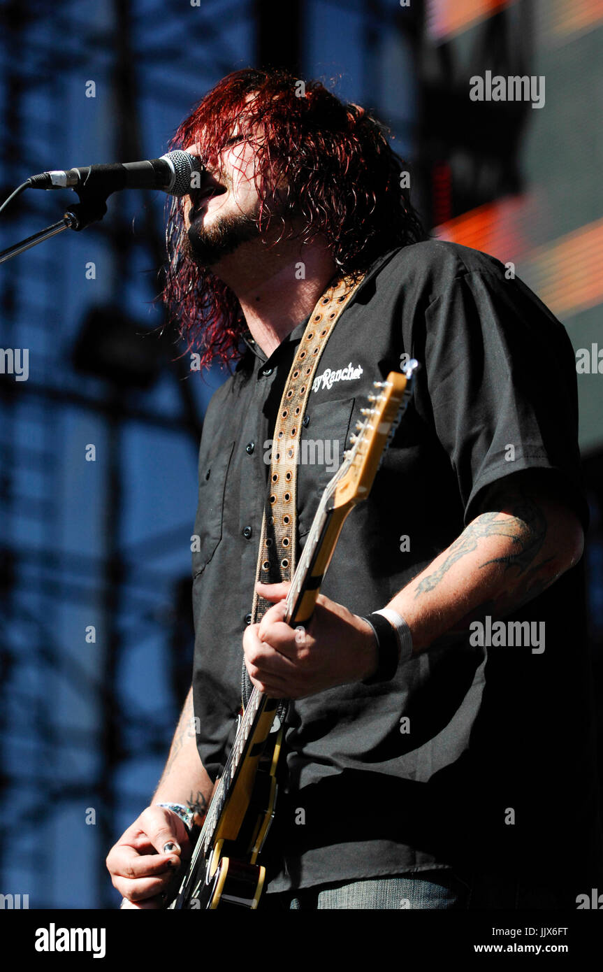 Shaun Morgan Welgemoed Seether performing 2008 KROQ Weenie Roast Y ...