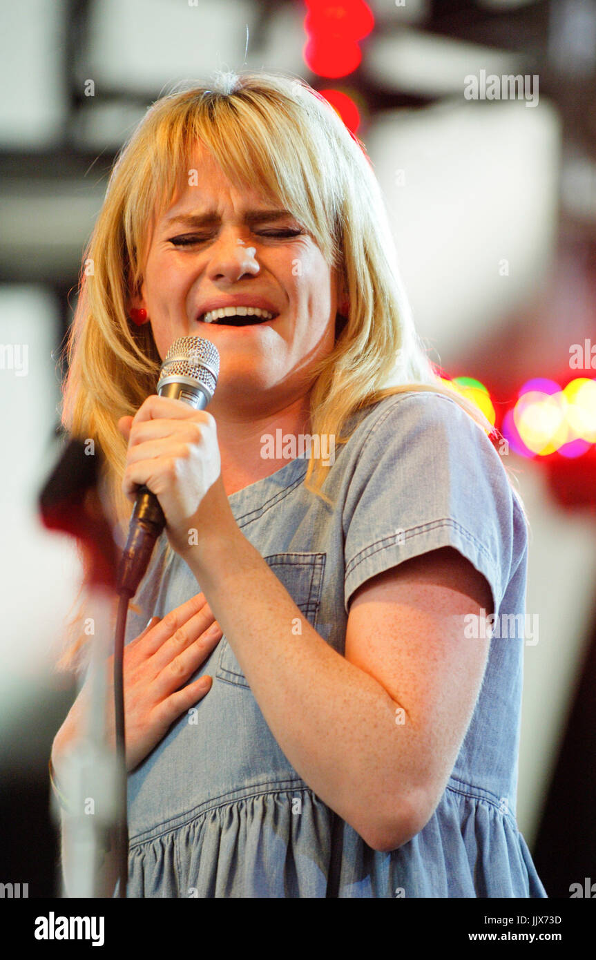 Duffy singer hi-res stock photography and images - Alamy