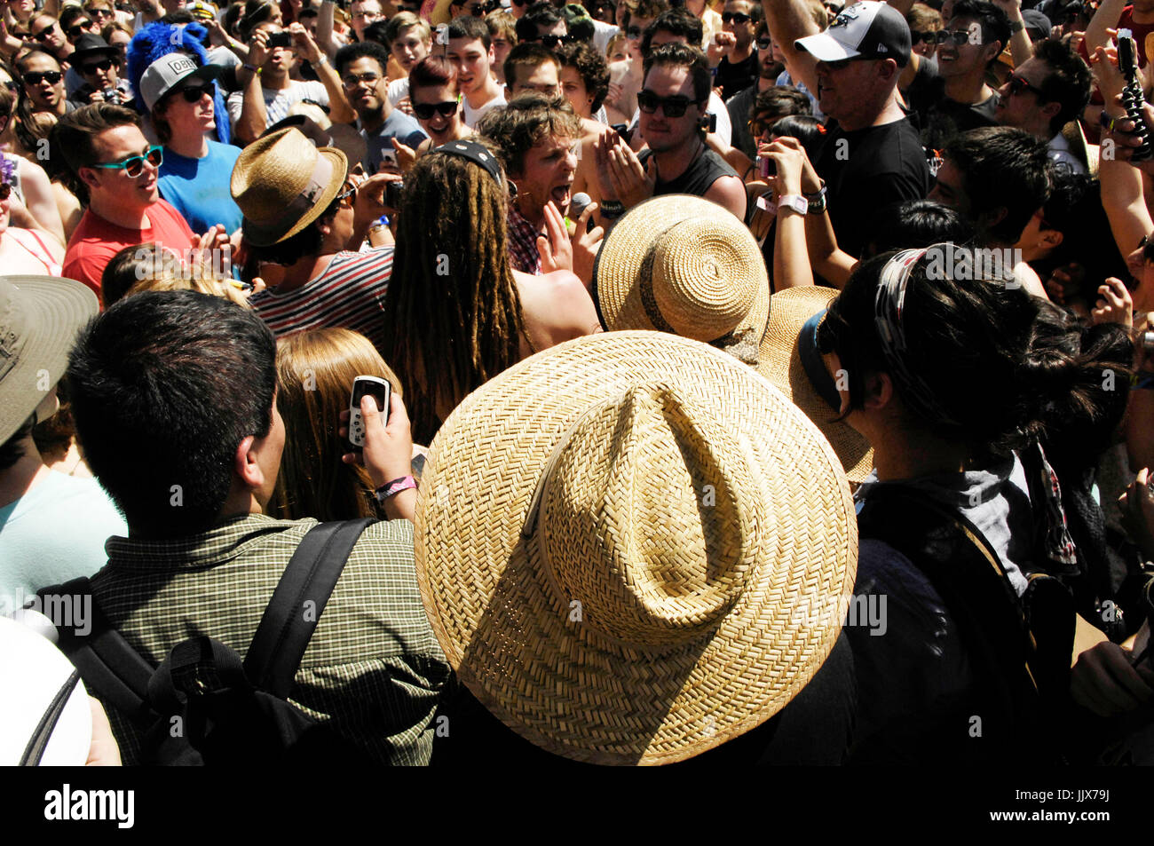 Coachella crowd stage hi-res stock photography and images - Alamy