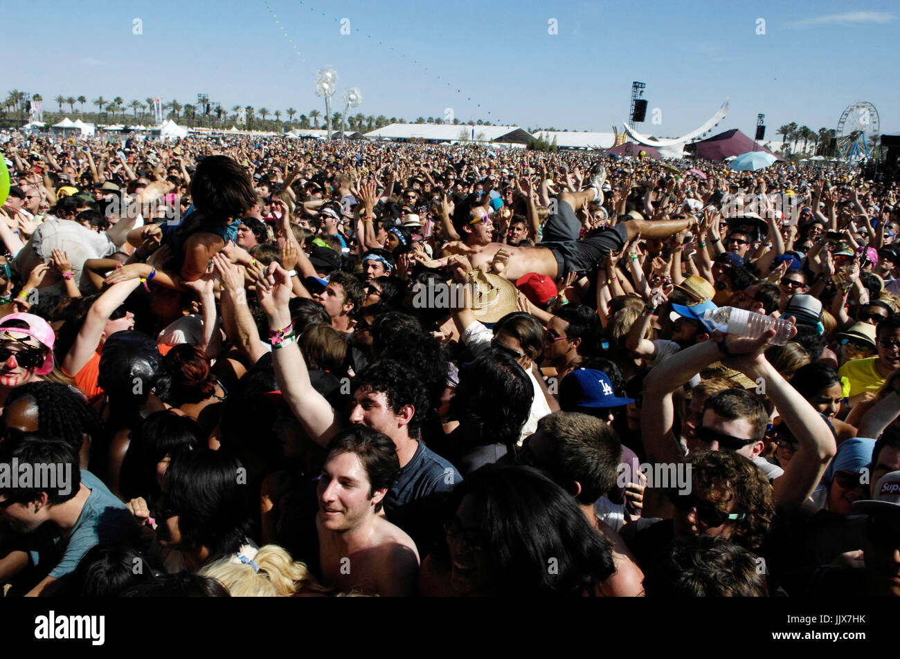 Crowd coachella festival hi-res stock photography and images - Alamy