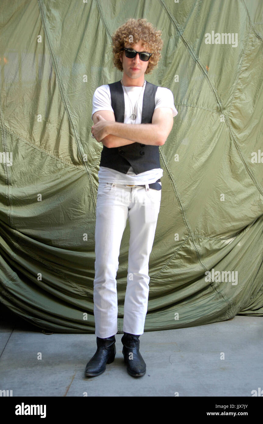 Singer Steve Bays Hot Hot Heat exclusive portrait backstage 2007 KROQ ...