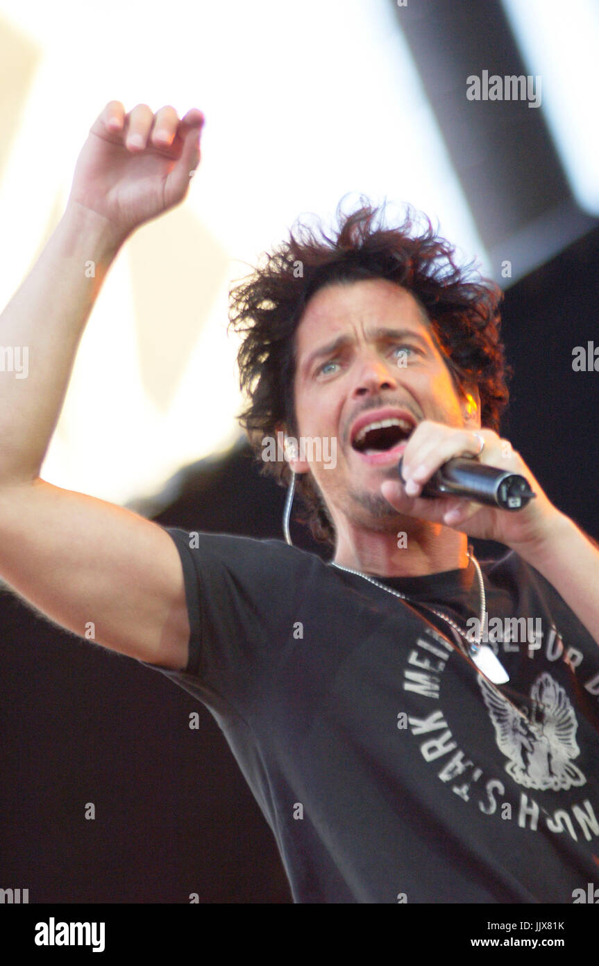 Singer Chris Cornell performs 2007 KROQ LA Invasion Home Depot Center ...