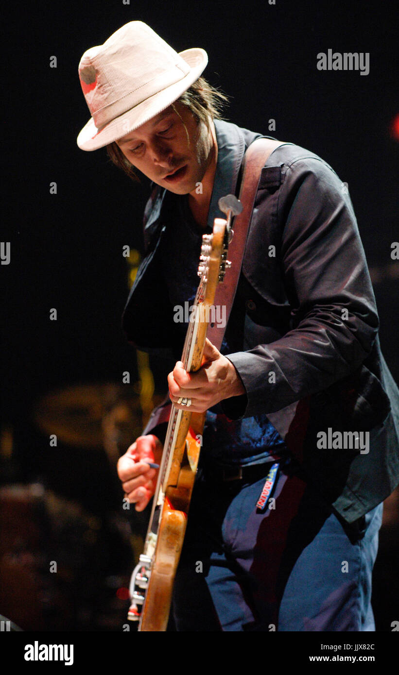 Simon jones hi-res stock photography and images - Alamy