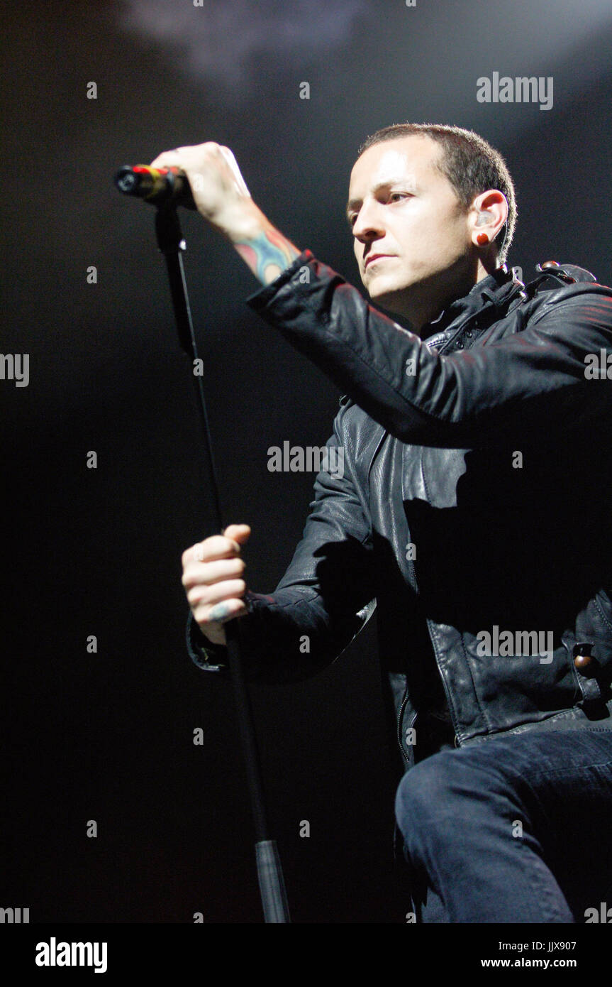 Chester bennington 2008 hi-res stock photography and images - Alamy