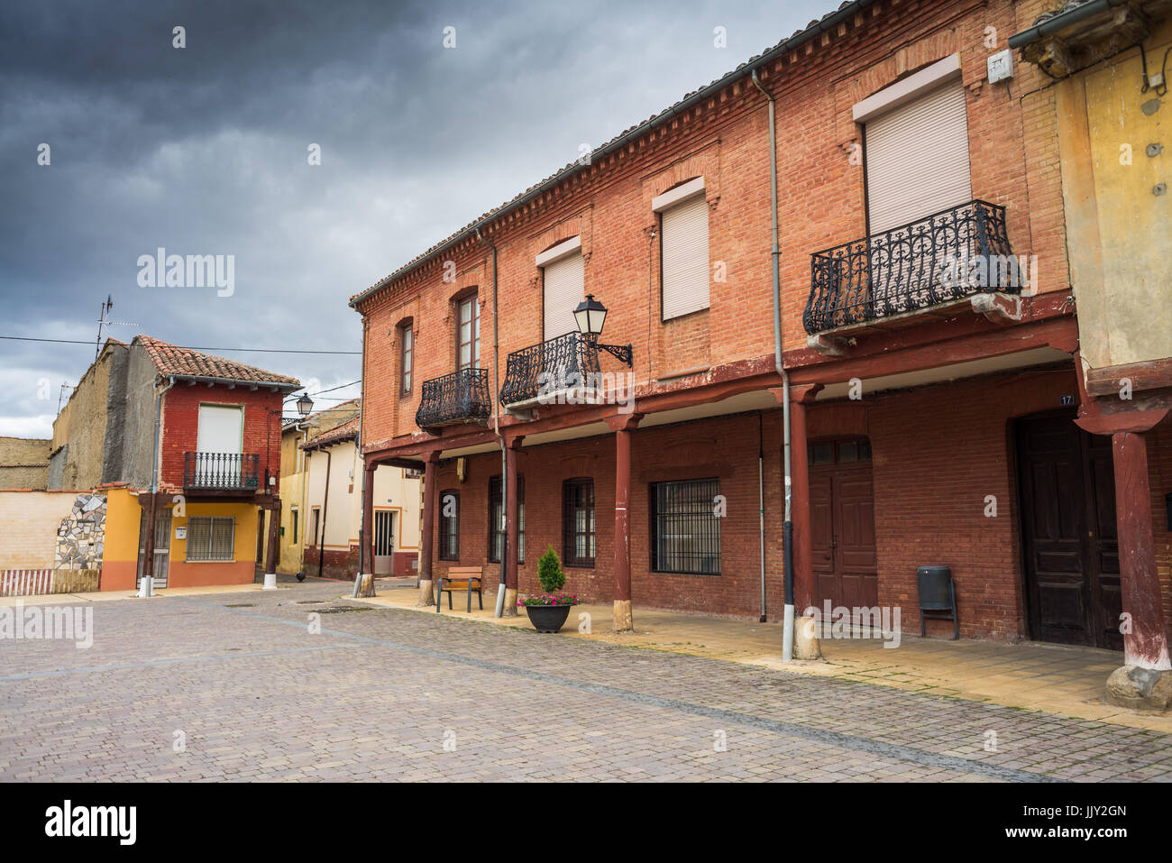 Mansilla de las mulas hi-res stock photography and images - Alamy