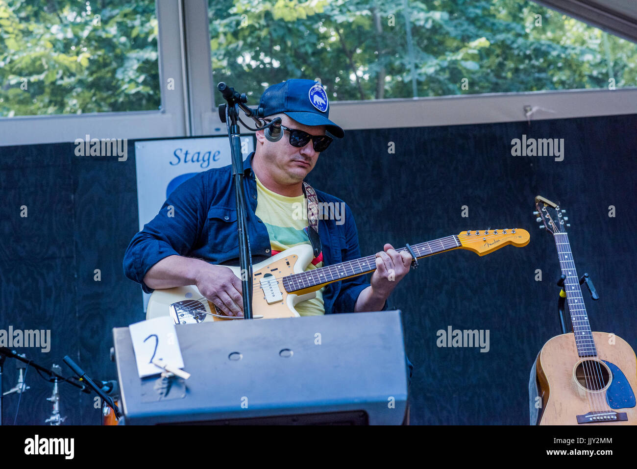 Jim Bryson plays at 40th Annual Vancouver Folk Music Festival ...