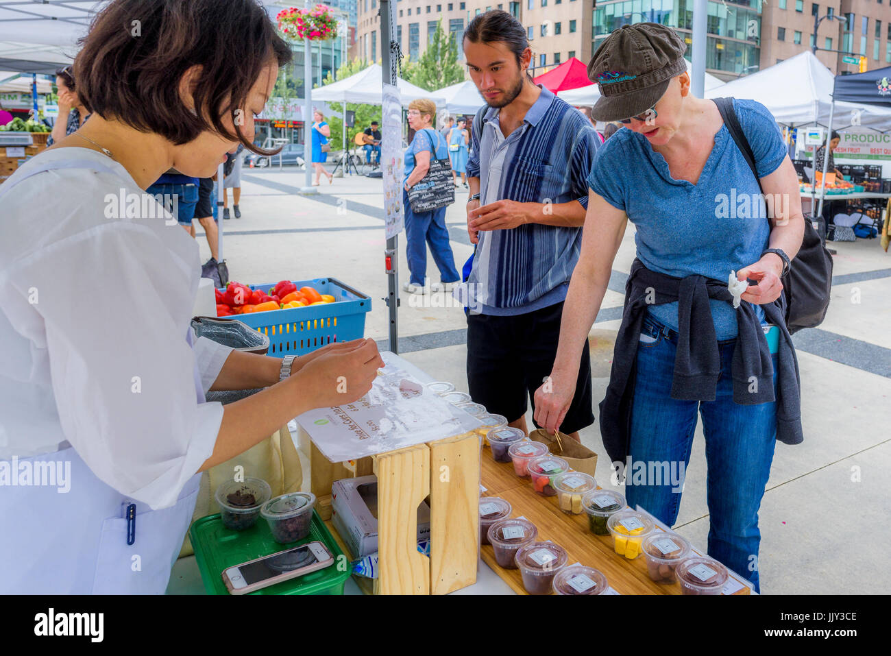 Downtown farmers market hi-res stock photography and images - Alamy