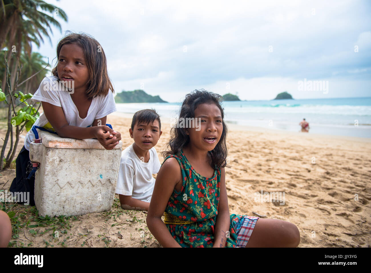 EL NIDO, PALAWAN, PHILIPPINES - JANUARY 20, 2017: Filipino trio singing ...