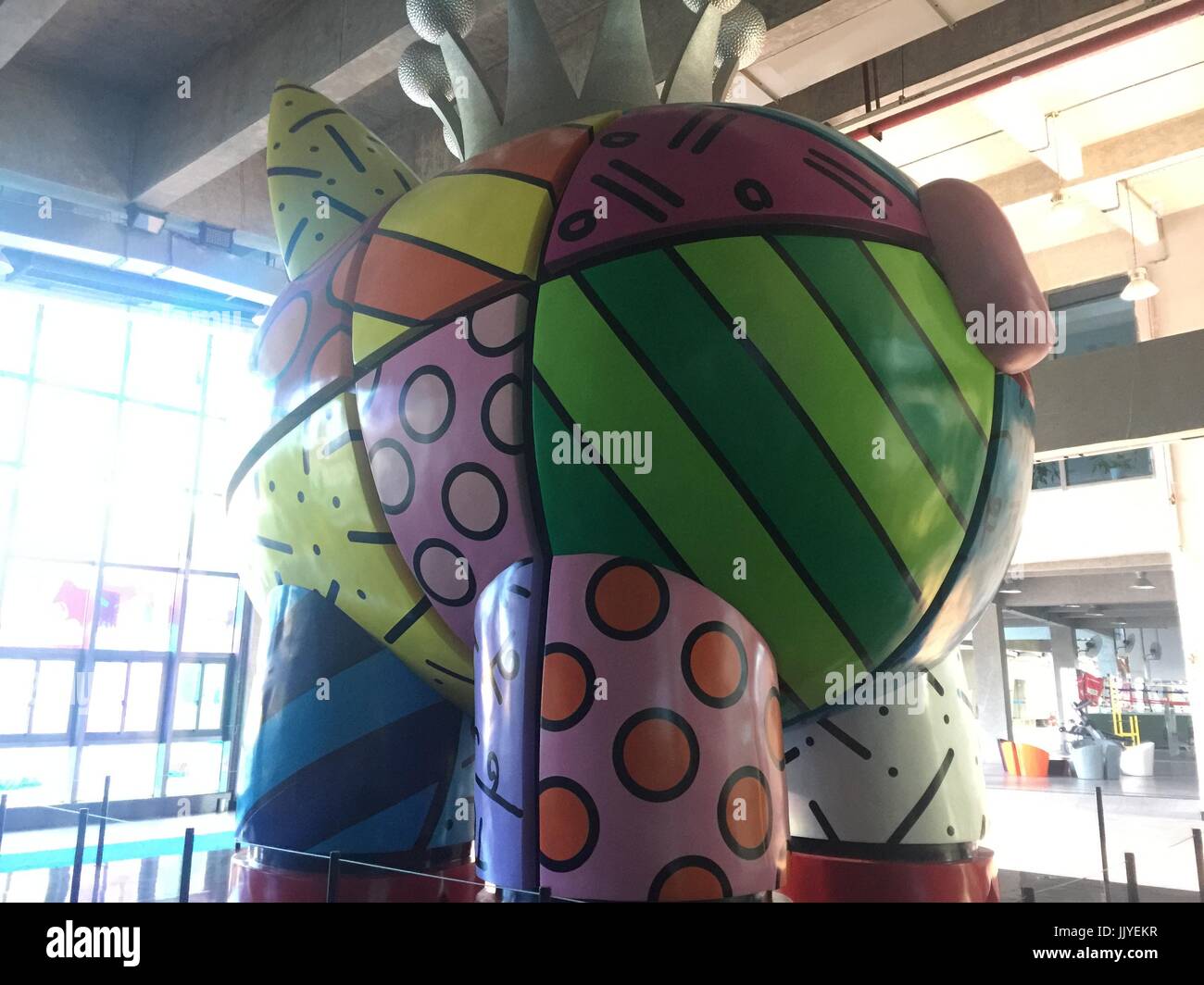 Romero britto asia hi-res stock photography and images - Alamy