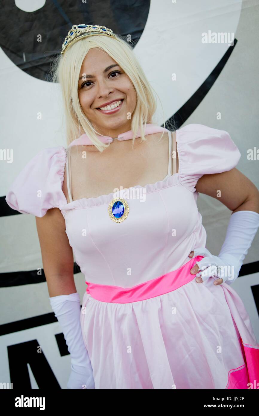 Princess peach hi-res stock photography and images - Alamy