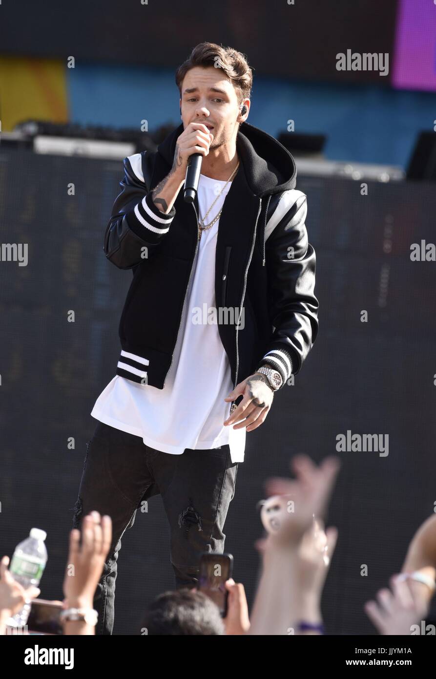 Liam Payne Laughing On Stage