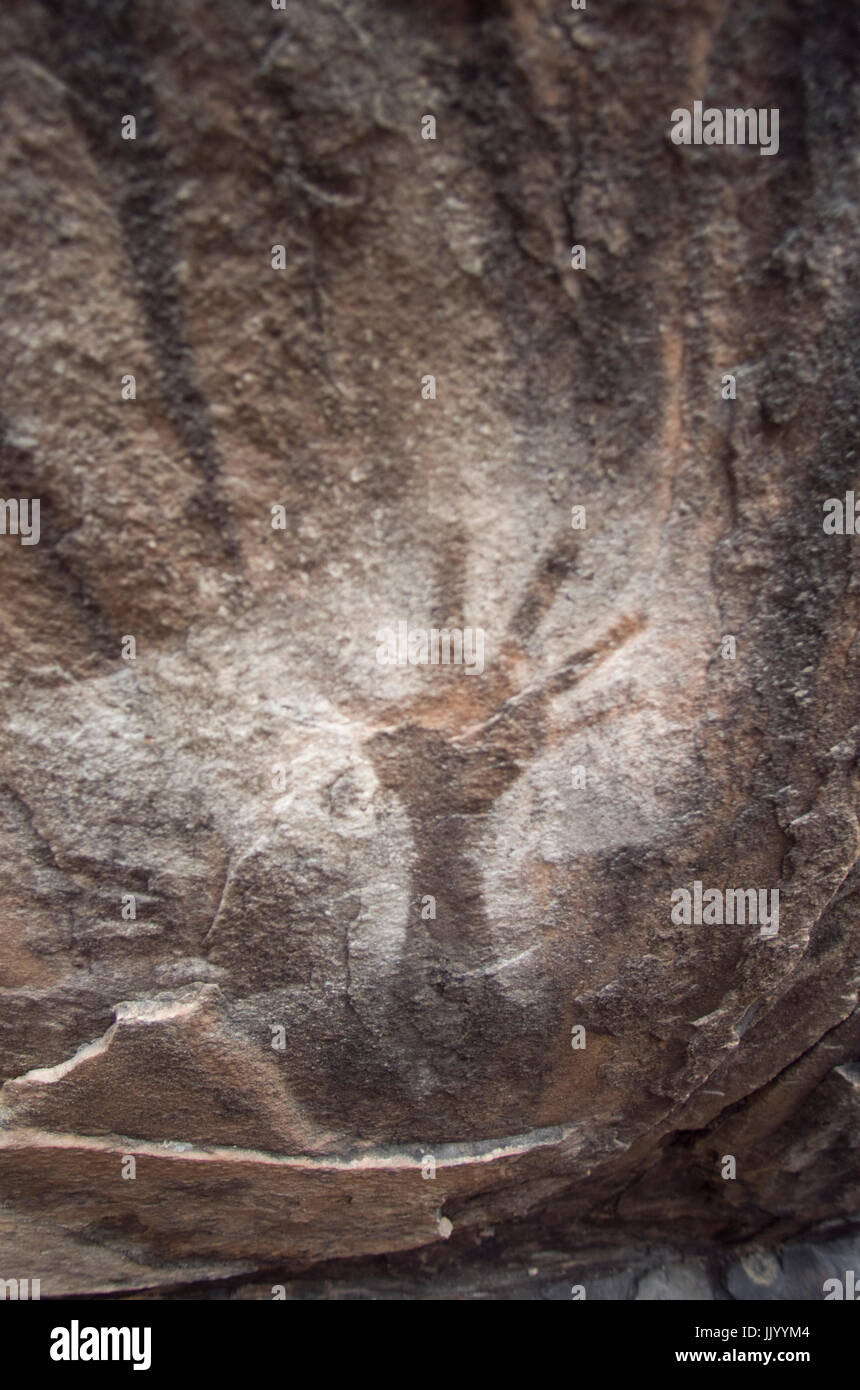 Kakadu aboriginal cave paintings hi-res stock photography and images - Alamy