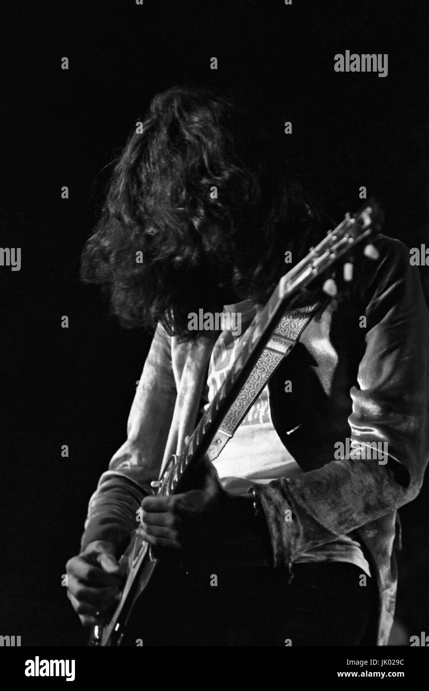 Led zeppelin 1969 hi-res stock photography and images - Alamy