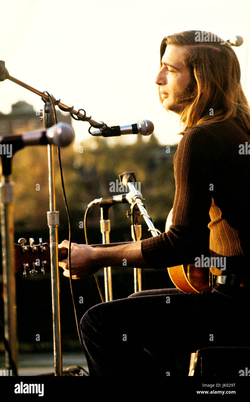 Chris Smither performing at the 'Sunset Series on the Common' in Boston ...