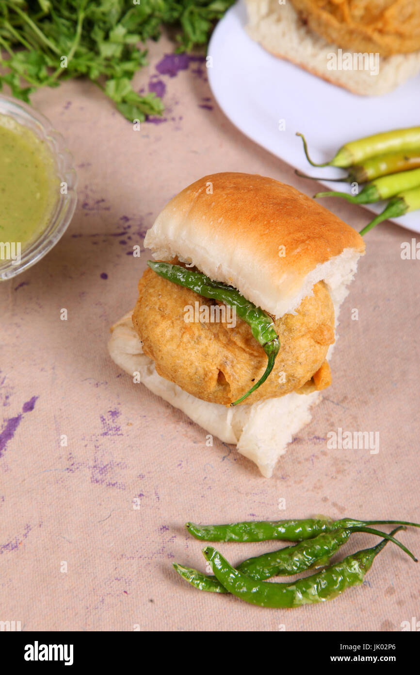Vada pav hi-res stock photography and images - Alamy