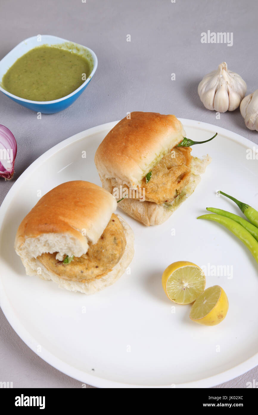 Indian special traditional fried food vada pav Stock Photo - Alamy
