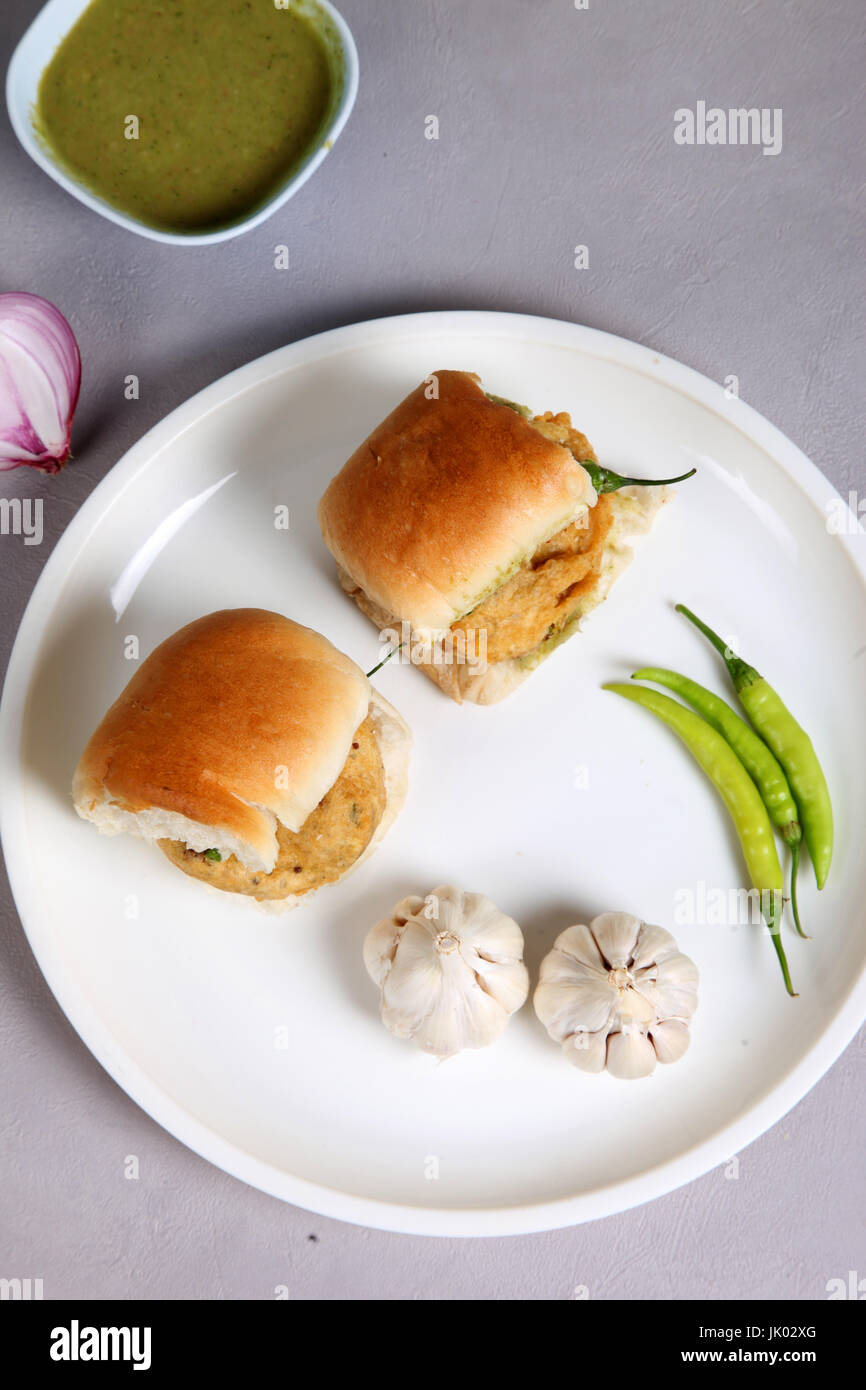 Indian special traditional fried food vada pav Stock Photo - Alamy