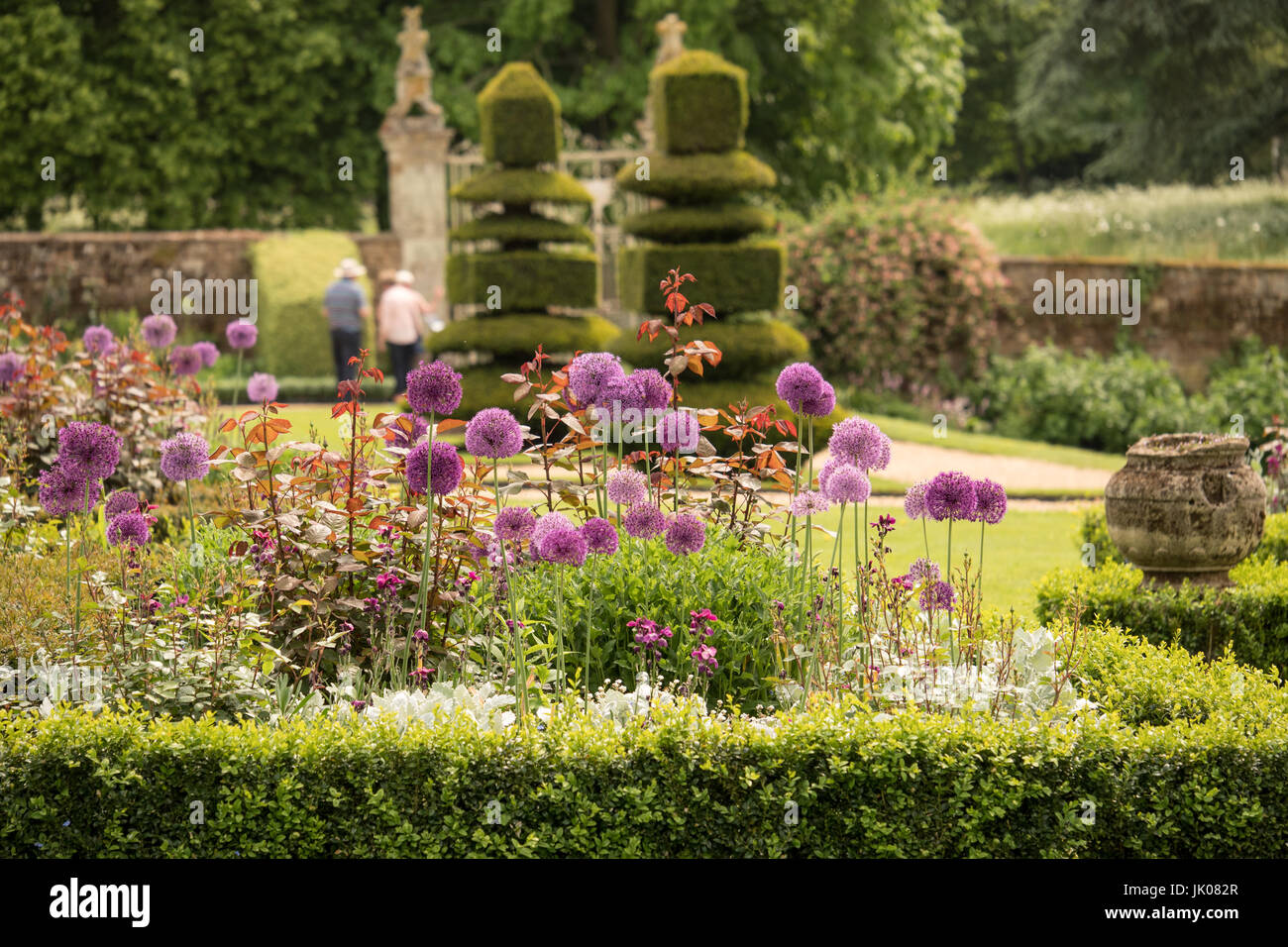 The country gardens at Canons Ashby Elizabethan House, Northampton ...