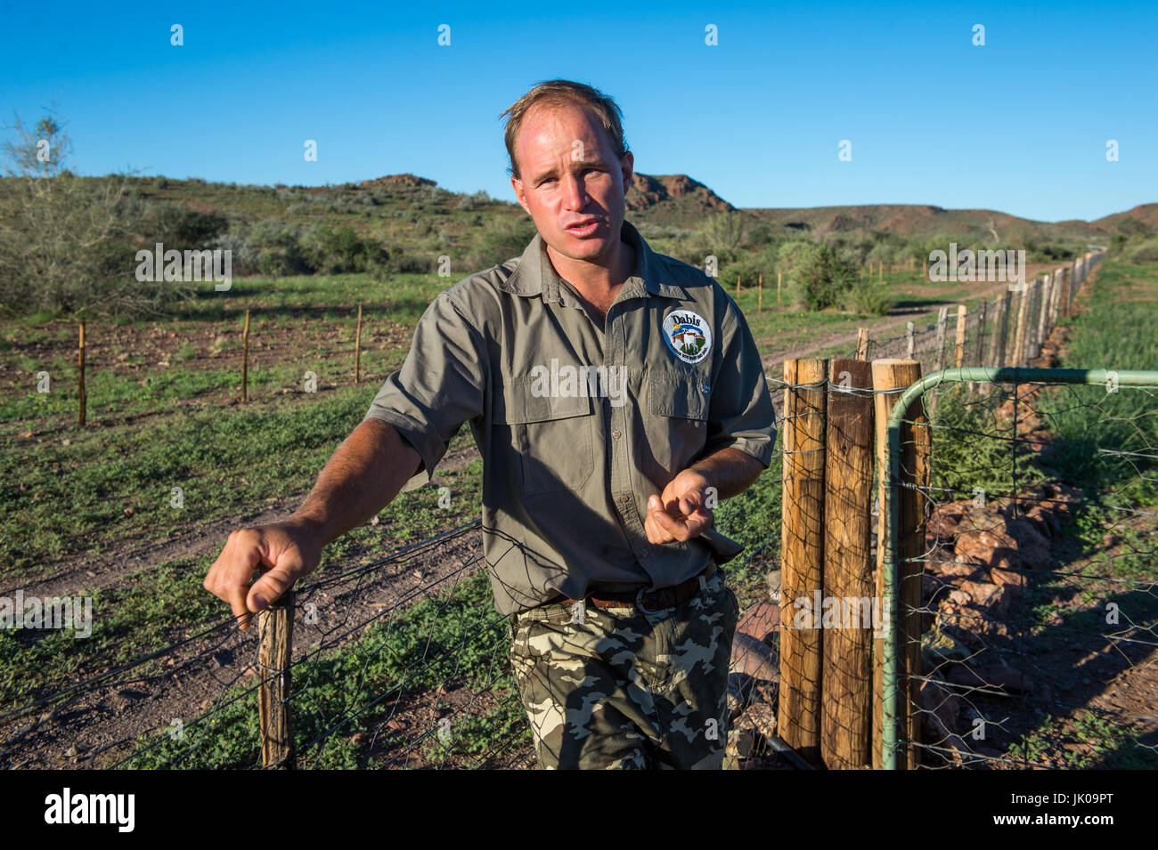 System fencing hi-res stock photography and images - Alamy