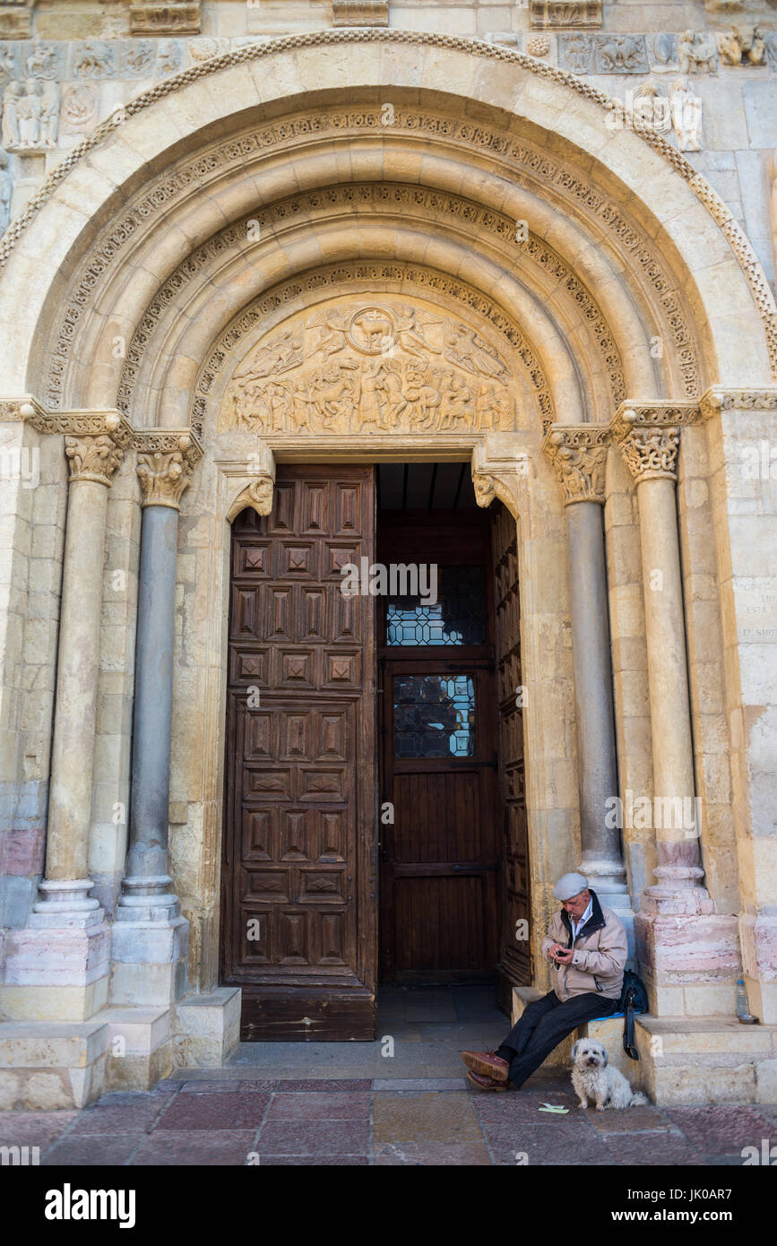 Basilica san isidoro de leon hi-res stock photography and images - Alamy