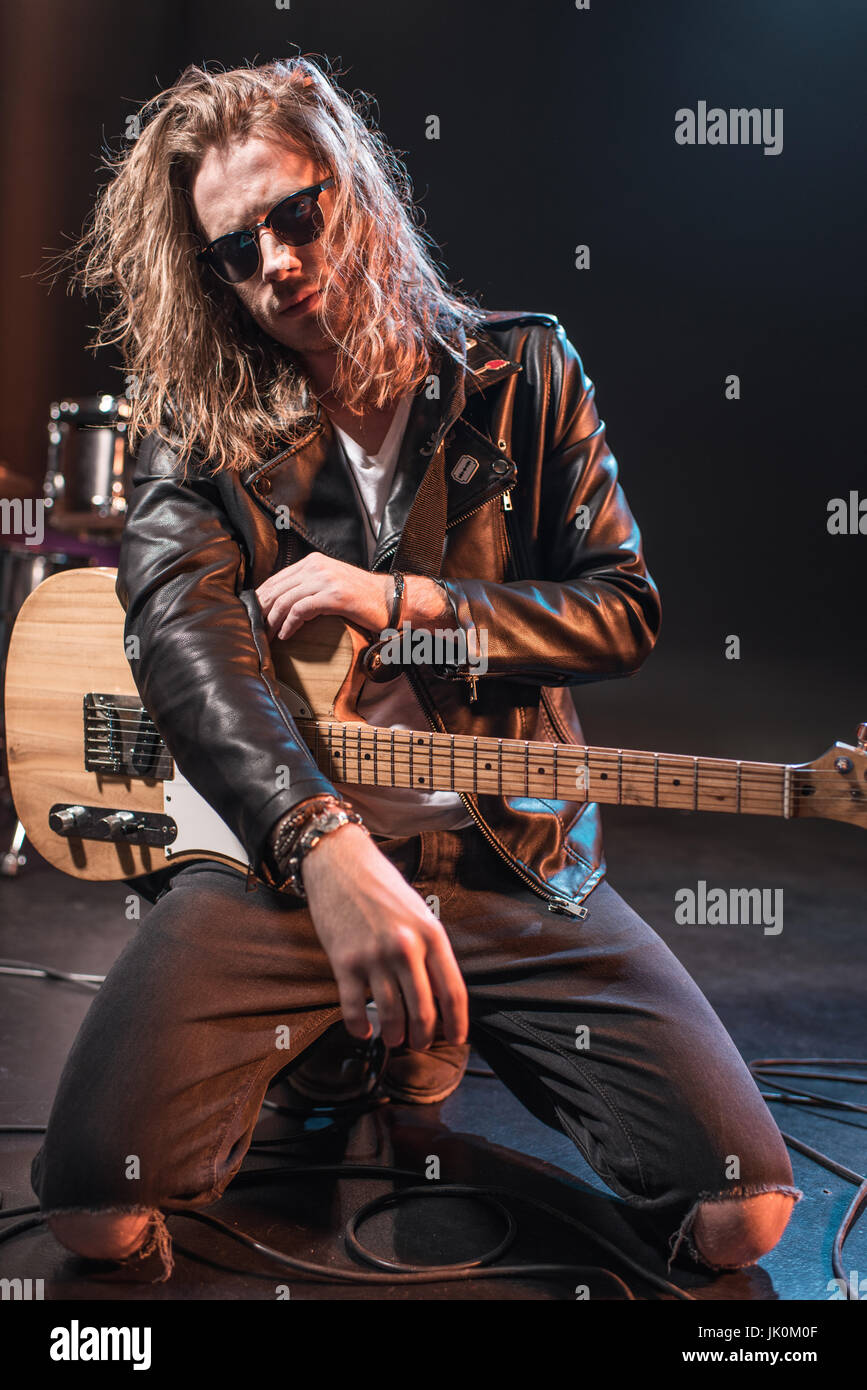 Posing on stage hi-res stock photography and images - Alamy