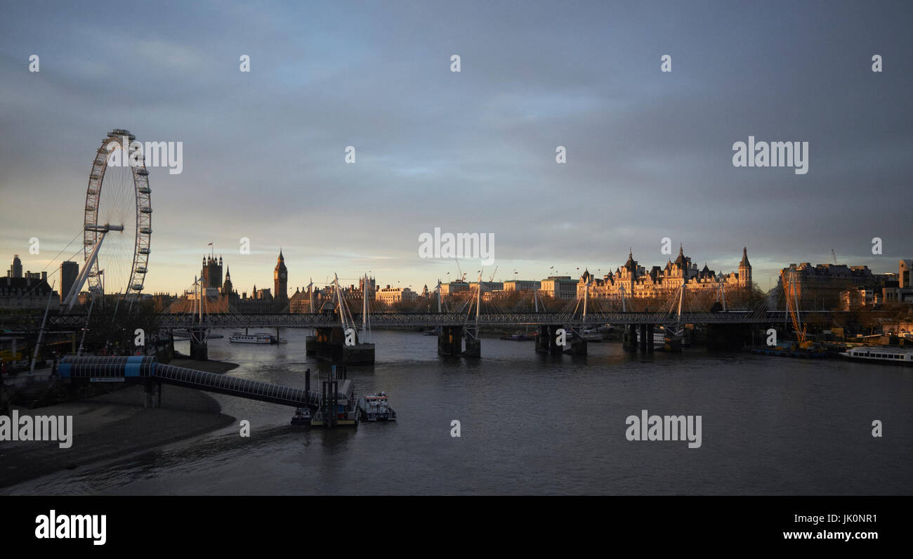 Waterloo bridge hi-res stock photography and images - Alamy