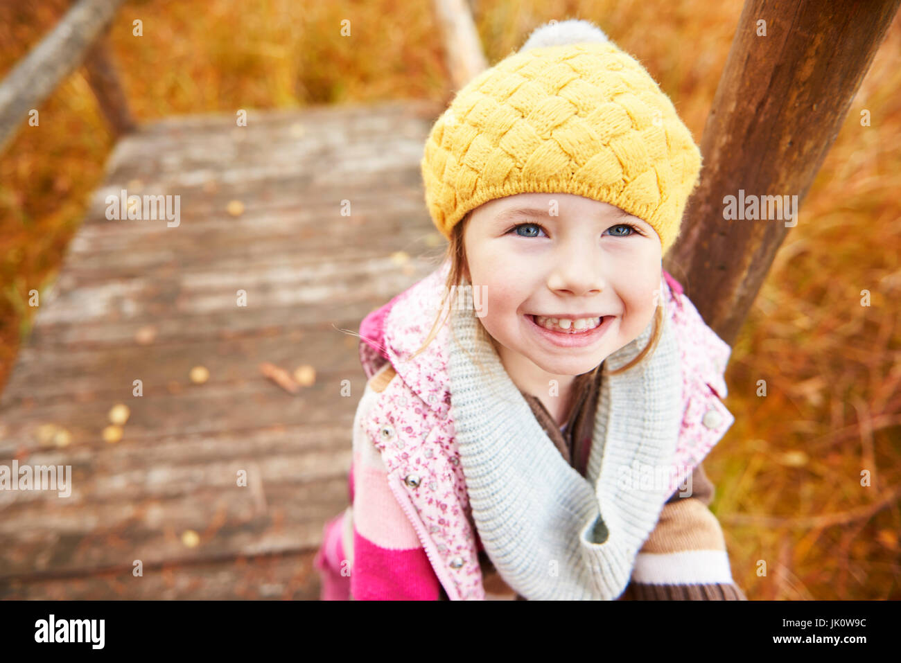 Seasonal clothes hi-res stock photography and images - Alamy