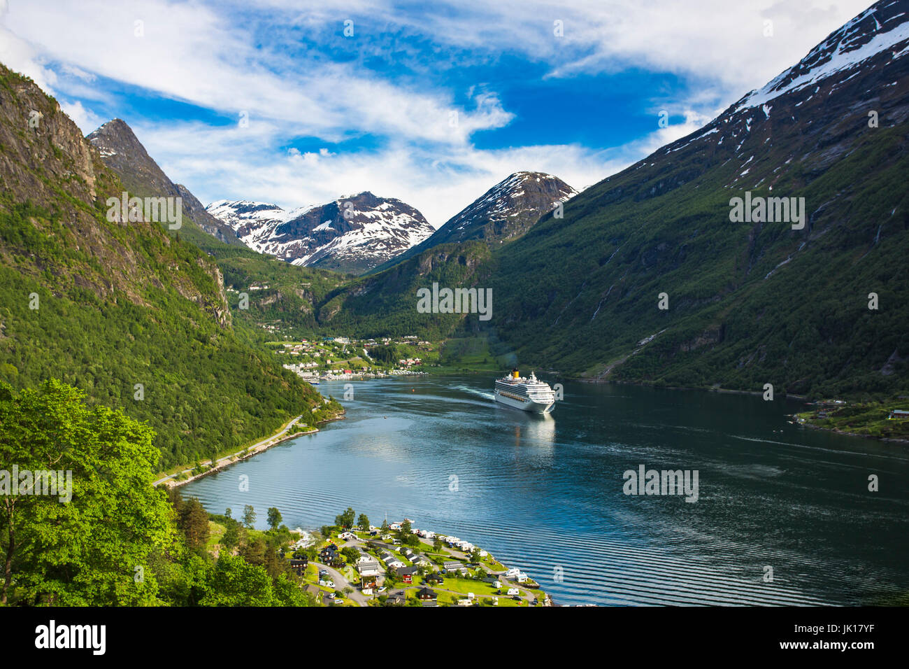 Summer landscape geiranger fjord hi-res stock photography and images ...