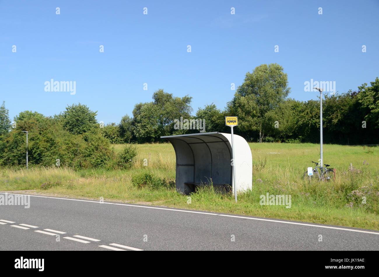 Bus stop in rural area Stock Photo - Alamy