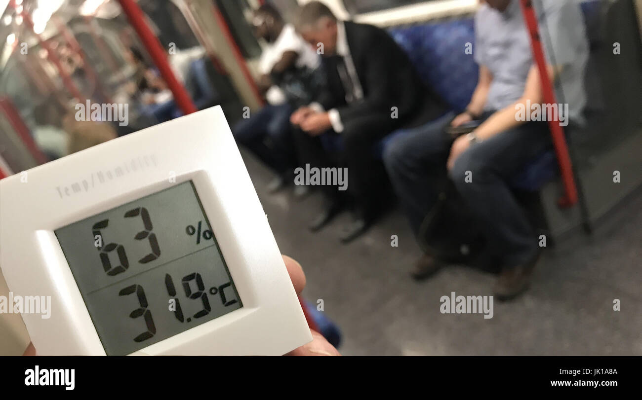 Temperatures reached up to a sweltering 33 degrees celsius on London's ...