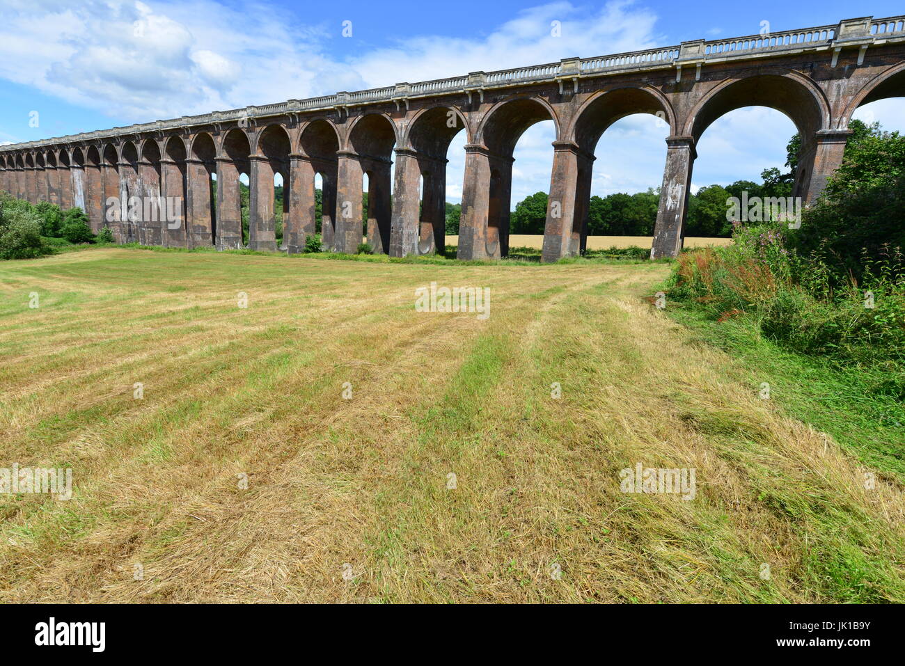Circular railway viaduct hi-res stock photography and images - Alamy