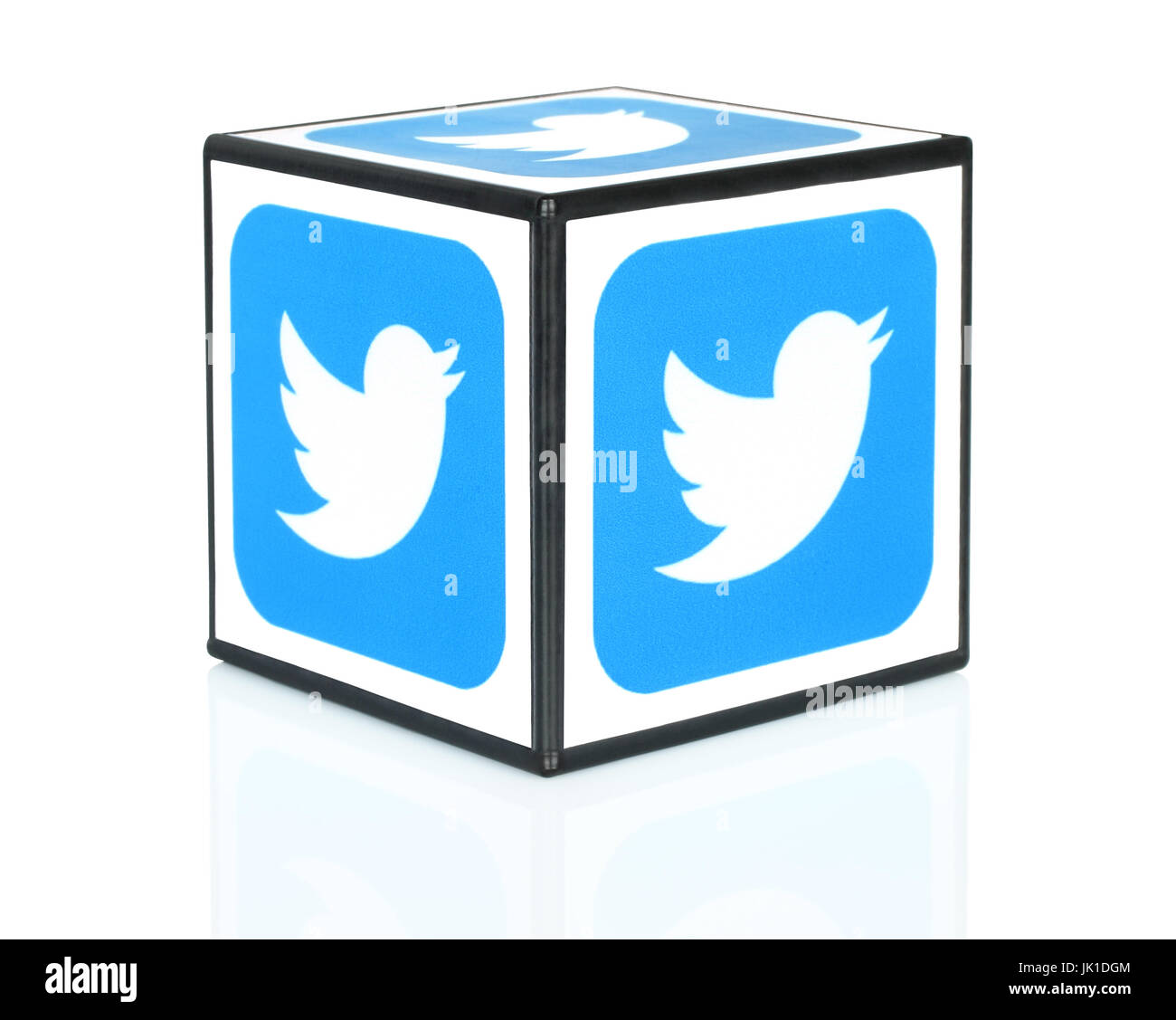 Cube logo hi-res stock photography and images - Alamy