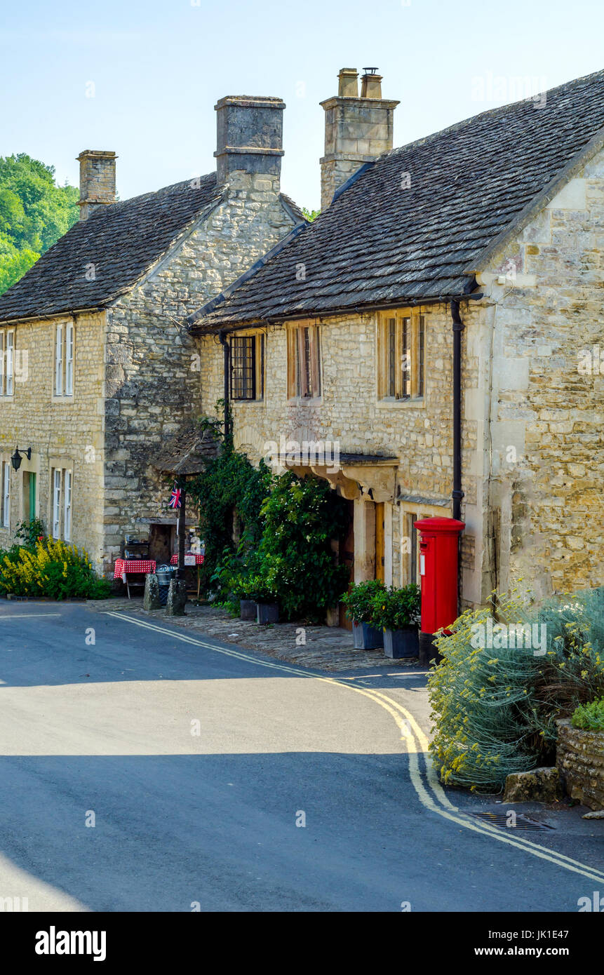old English town and beautiful historic buildings, old street ...