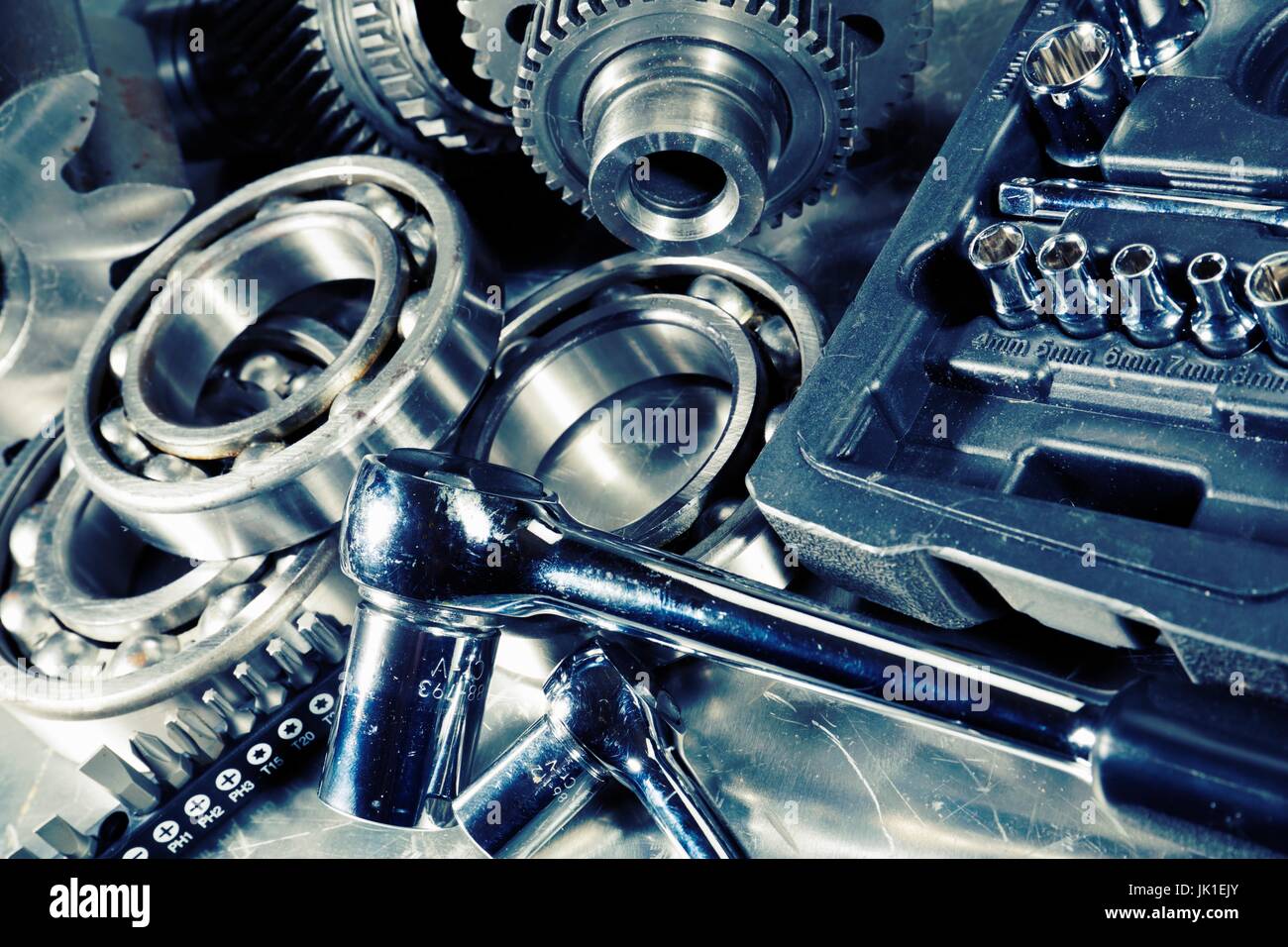Gears cogs hi-res stock photography and images - Alamy